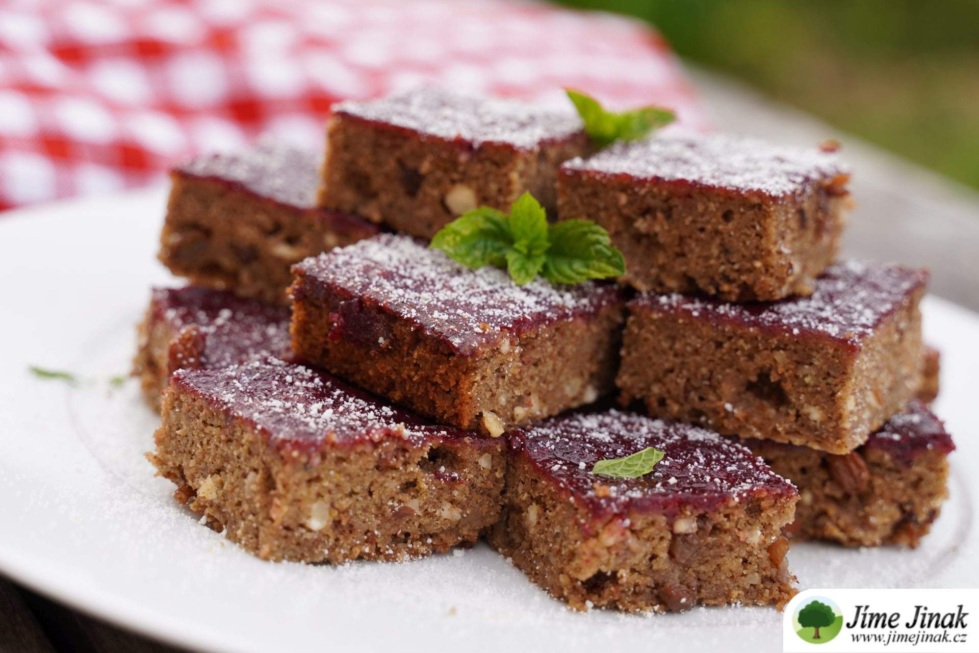 Zdravý cuketový perník: Sladký recept bez lepku | Jíme Jinak