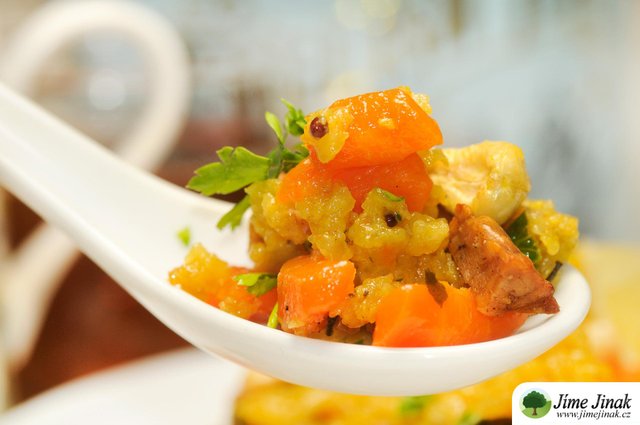 Pikantní indická mrkev | Jíme Jinak