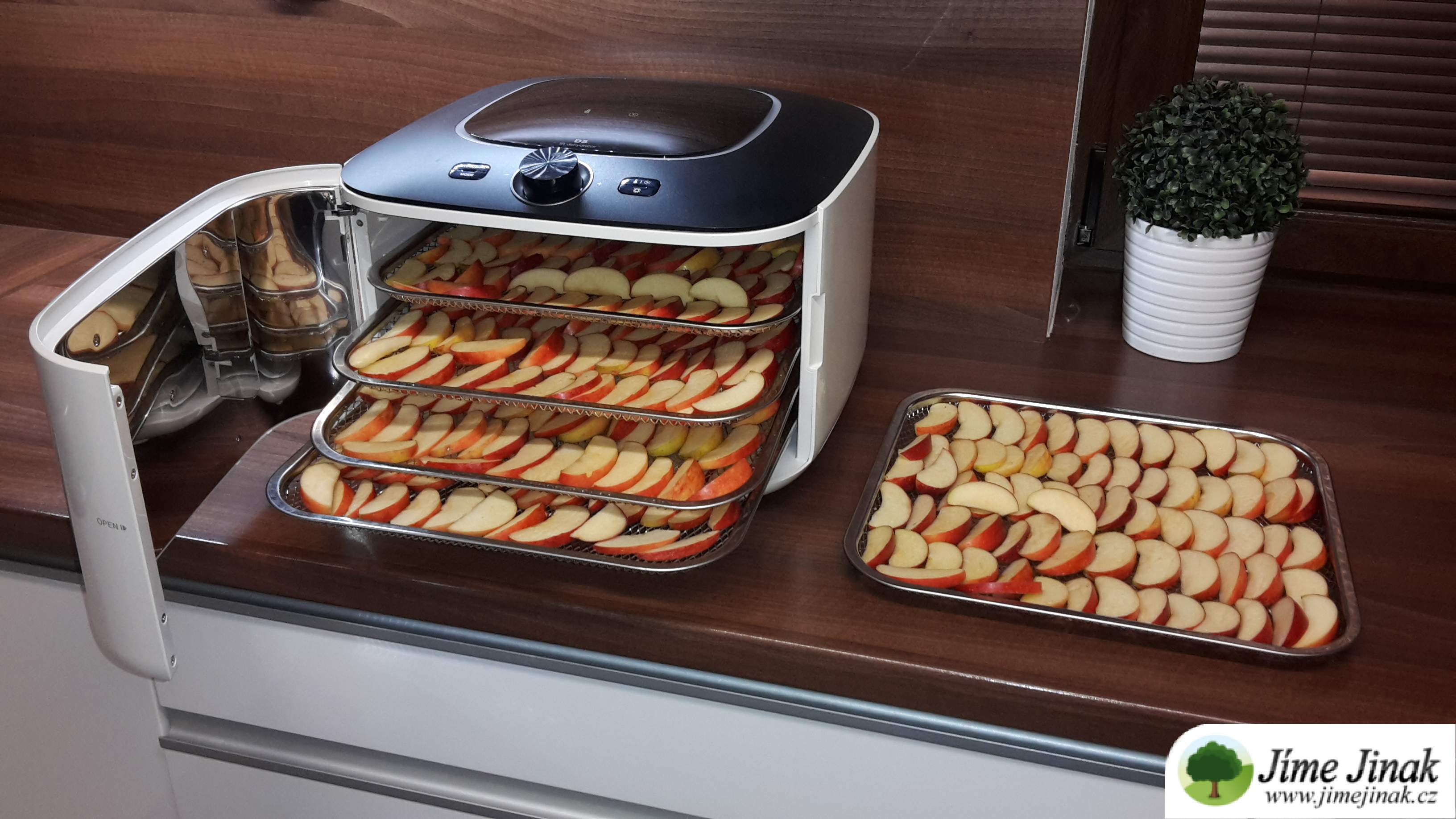 Sušička nejen na ovoce – s exkluzivní slevou | Jíme Jinak
