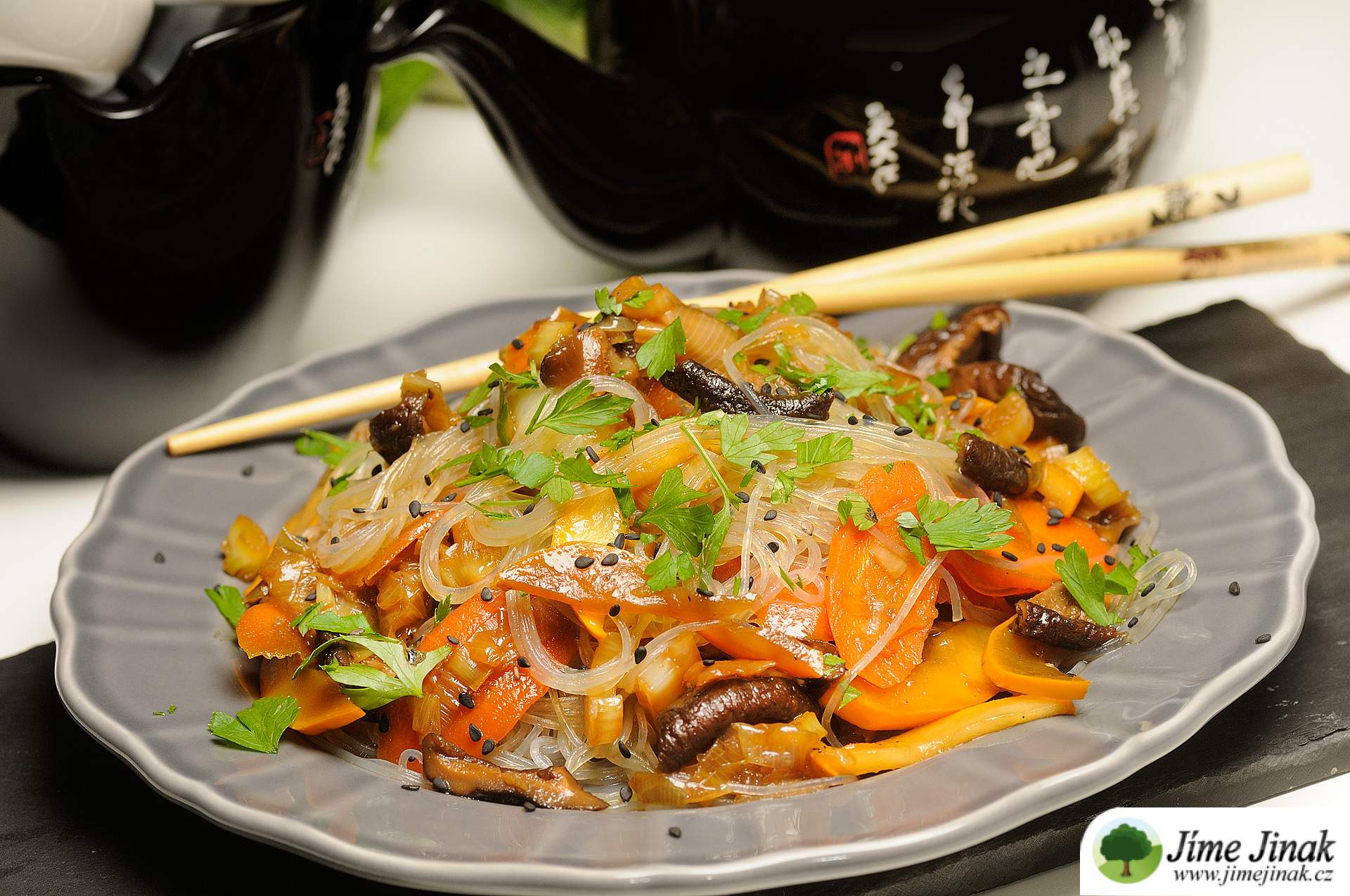 Čínské nudle se zeleninou | Jíme Jinak