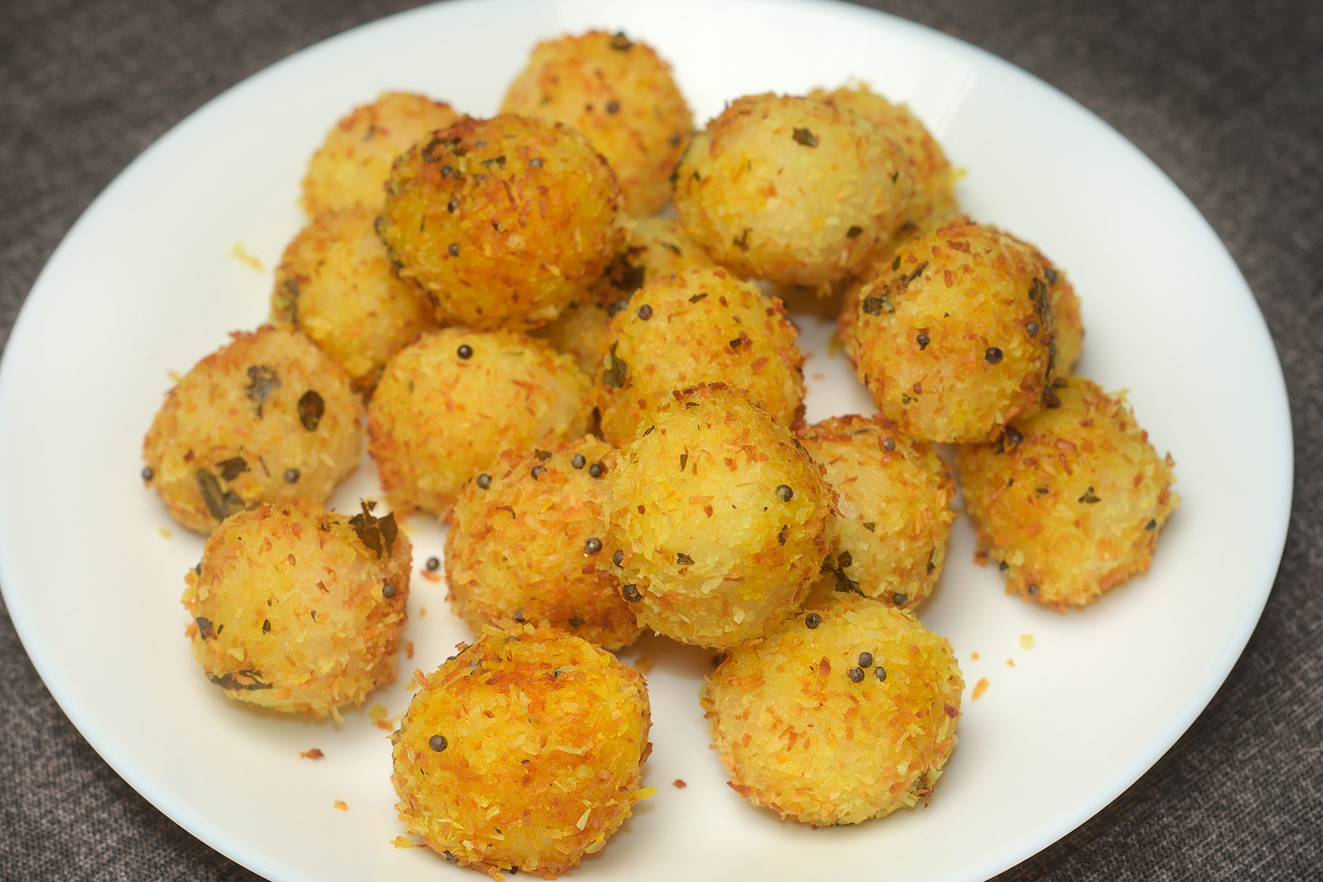 Rýžové kuličky Ammini Kozhukattai | Jíme Jinak